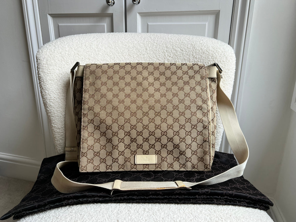 Gucci GG White Beige Canvas Messenger Bag – Addicted to Handbags